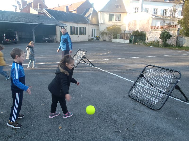 le tchoukball en CP | Ecole Jeanne d'Arc